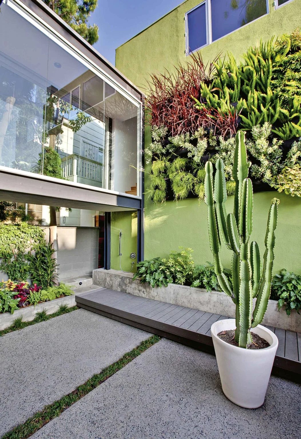 Plant Walls: 12 Inspiring Vertical Garden Ideas