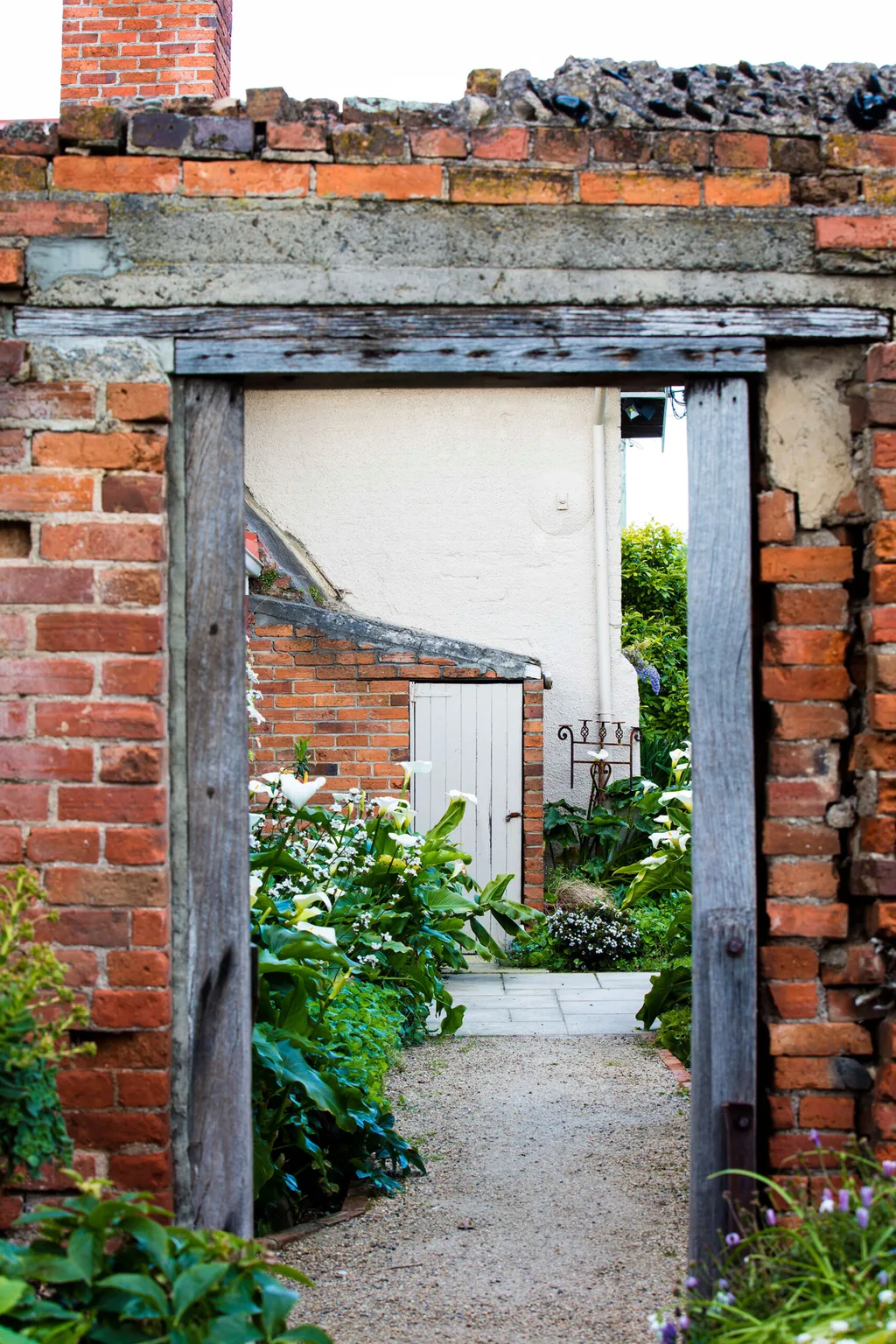 8 wonderful walled garden ideas
