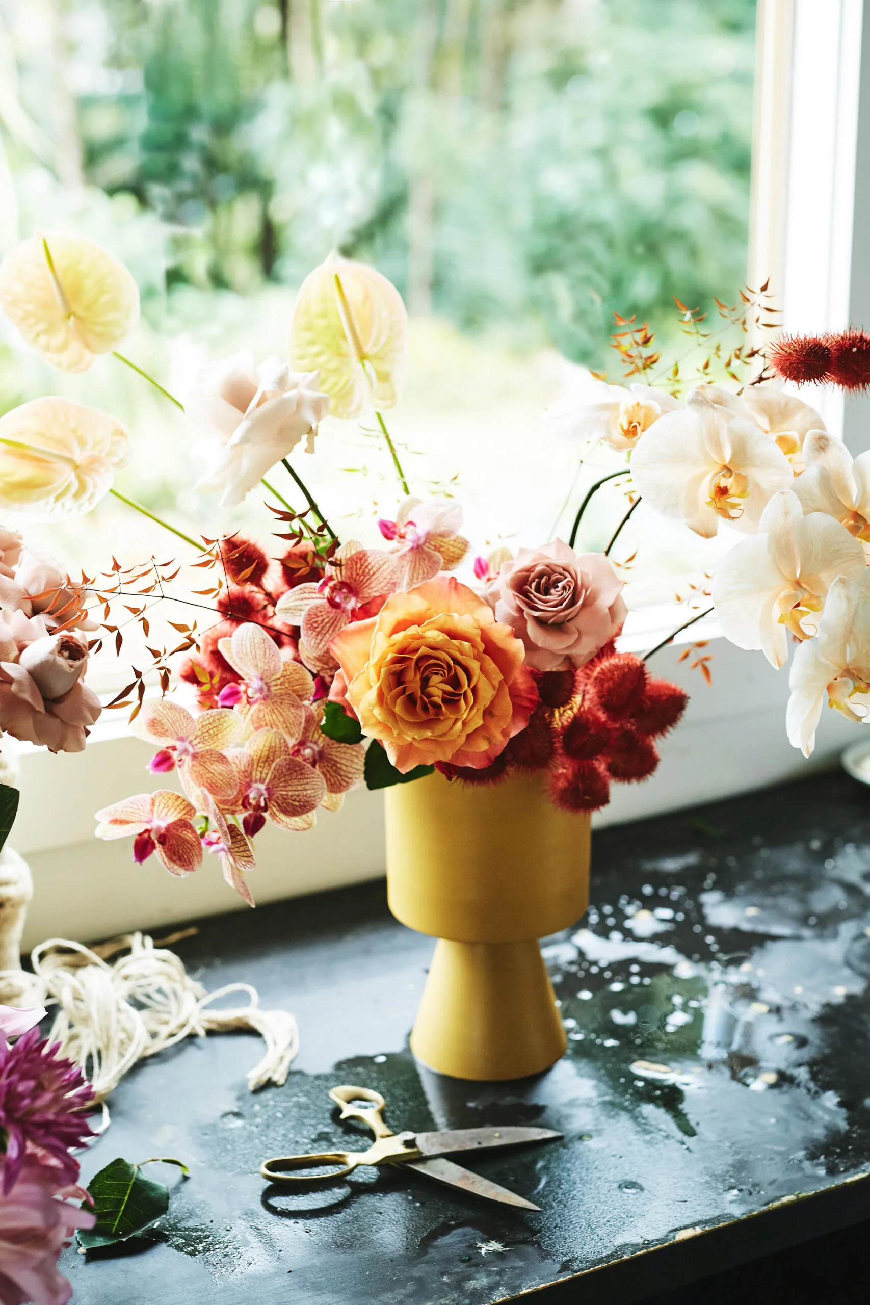 How To Make Flowers Last Longer: Tricks That Florists Use | Homes To Love