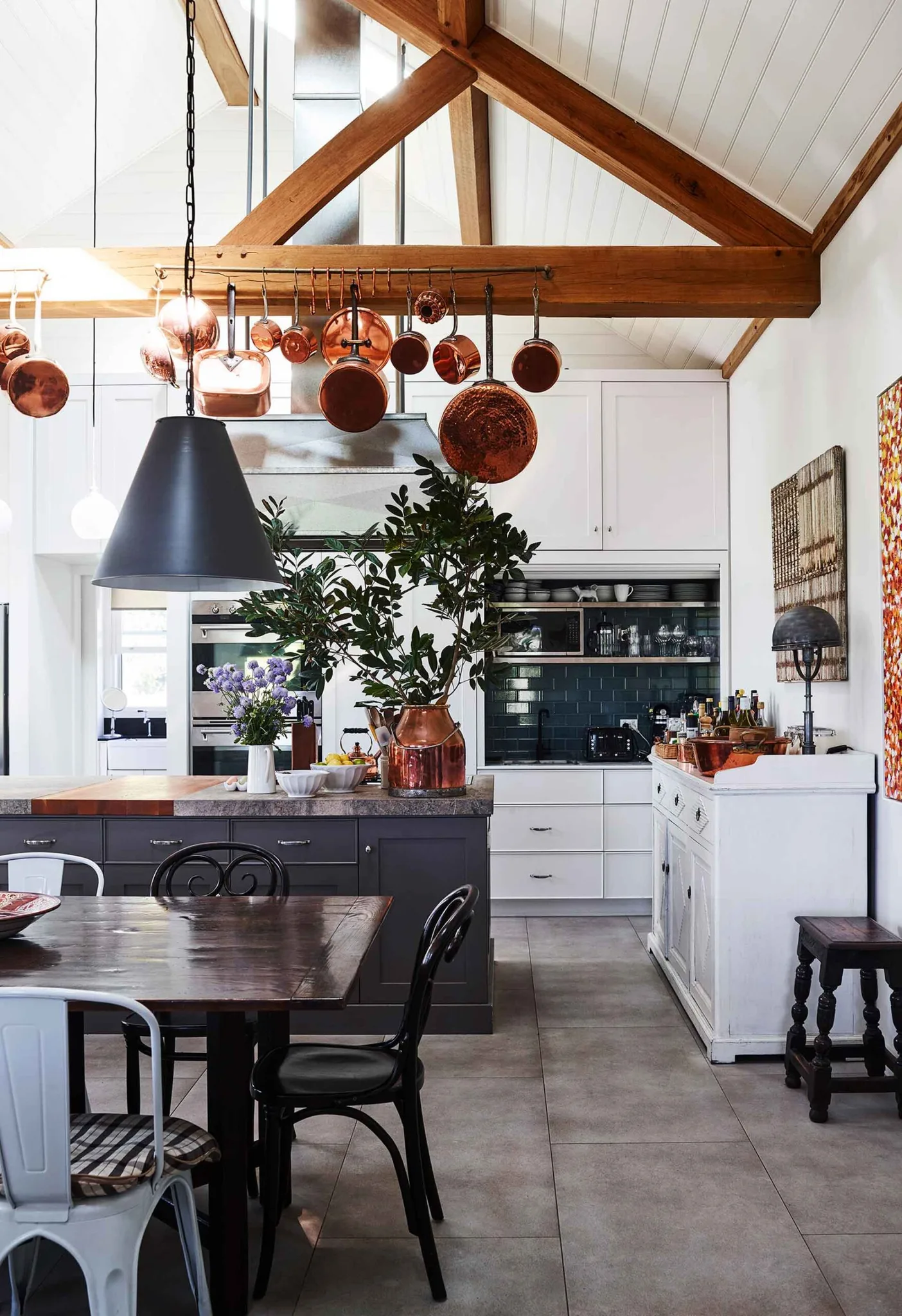 23 Stylish Spaces With Exposed Ceiling Beams | Homes To Love