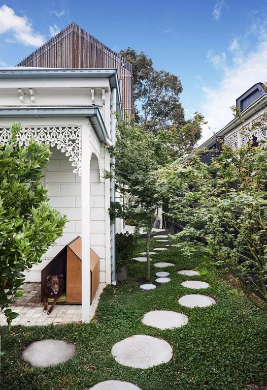 7 Top Tips For Weeding Your Garden Like An Expert | Homes To Love