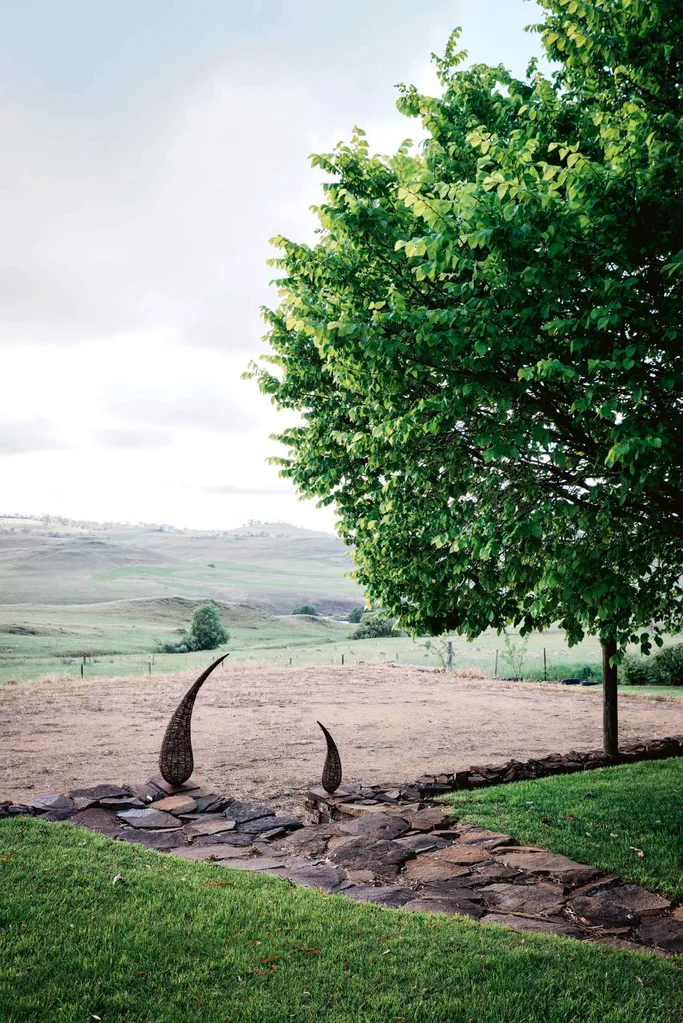 7 country gardens with stylish sculptures