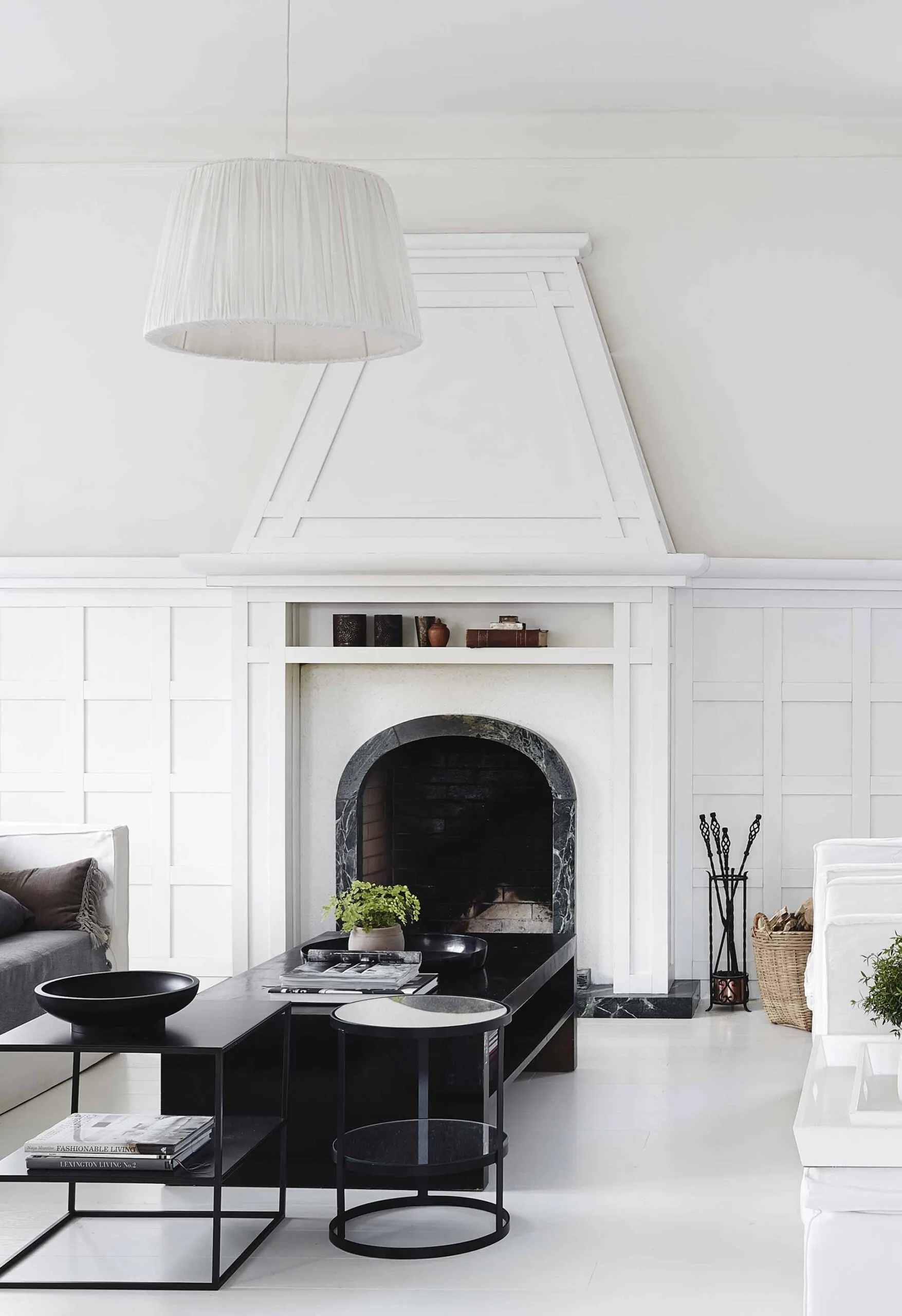 A Liberty Style house in Milan with an all-white palette