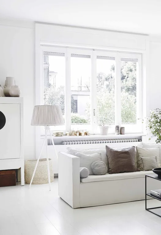 A Liberty Style house in Milan with an all-white palette