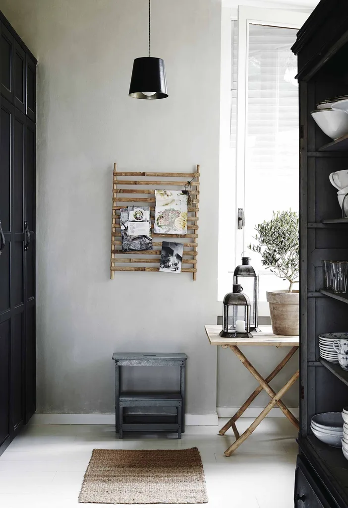 A Liberty Style house in Milan with an all-white palette