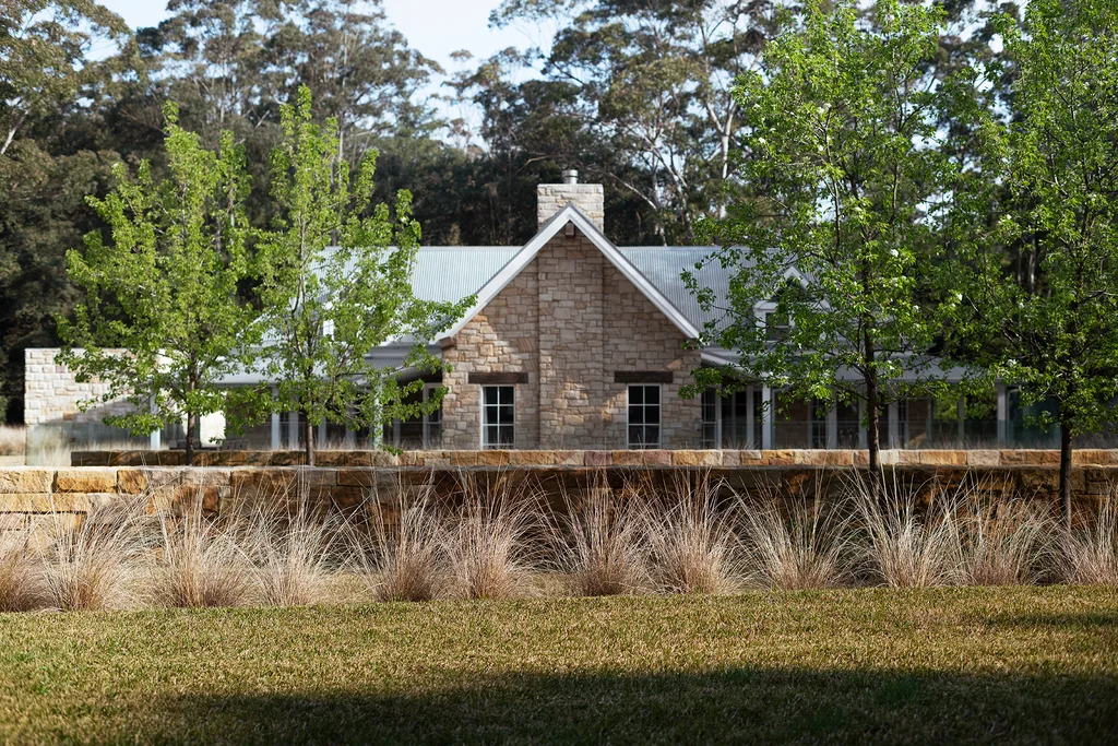 An expansive Central Coast with a pared-back aesthetic