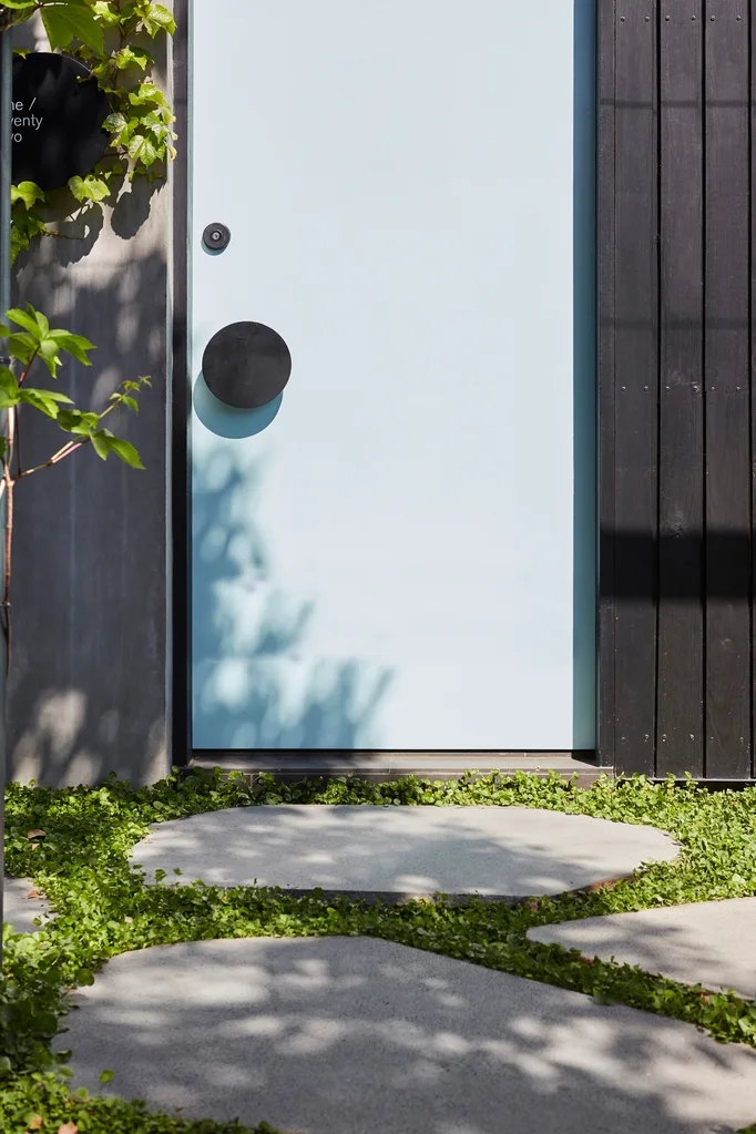 Courtyard garden: small city garden with clever design