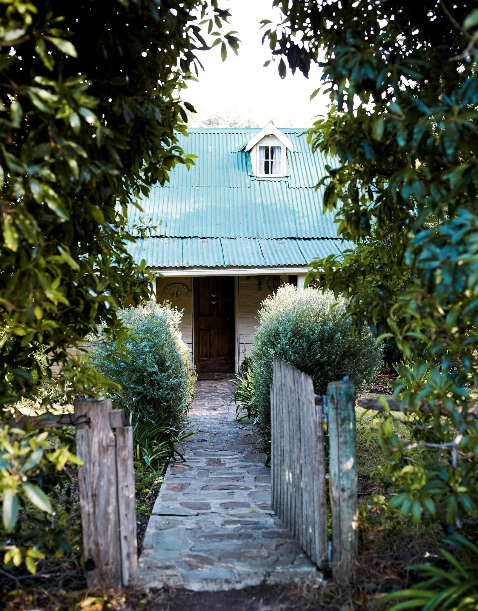 Tour Cherry Tree Cottage Tasmania: A humble holiday home