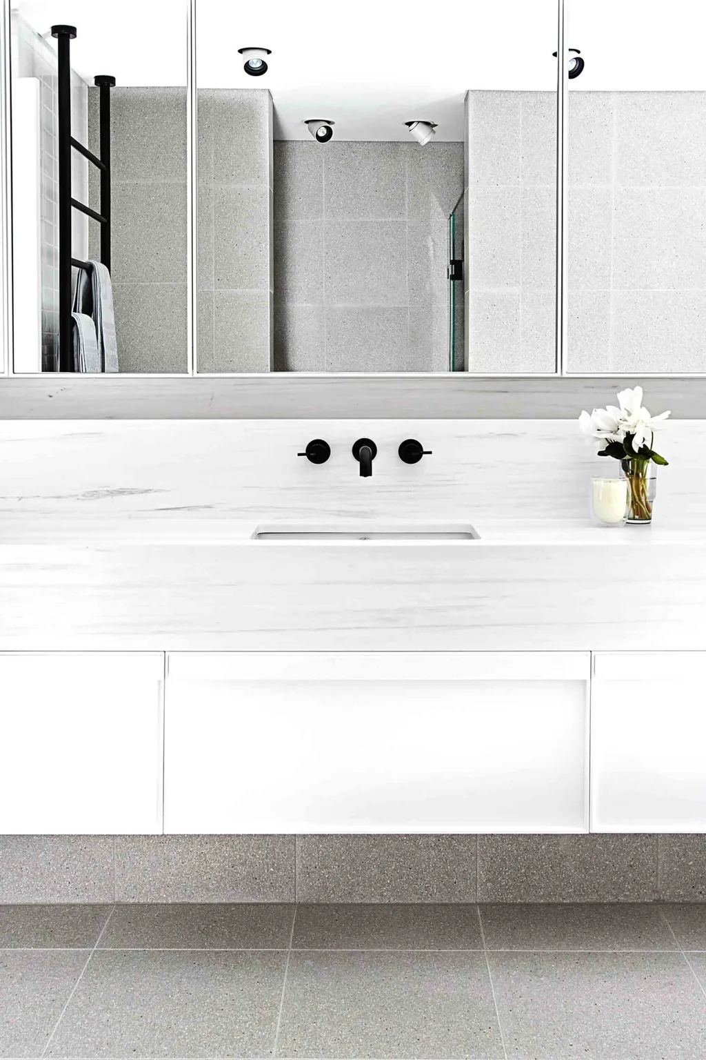 Make natural disinfectant: Vodka and vinegar cleaning recipe