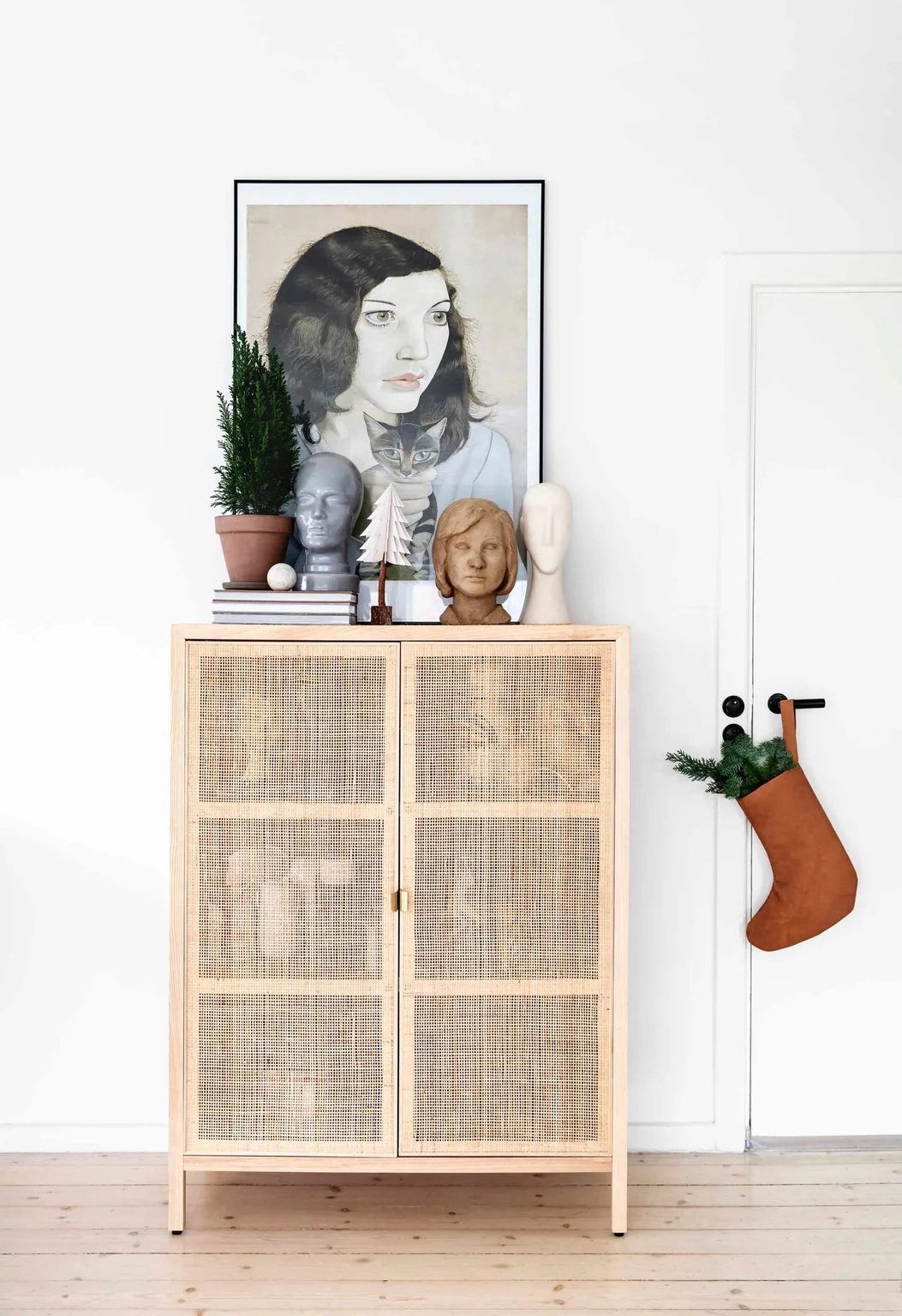 Light-Filled Copenhagen Bungalow with Pared-Back Festive Style | Homes ...