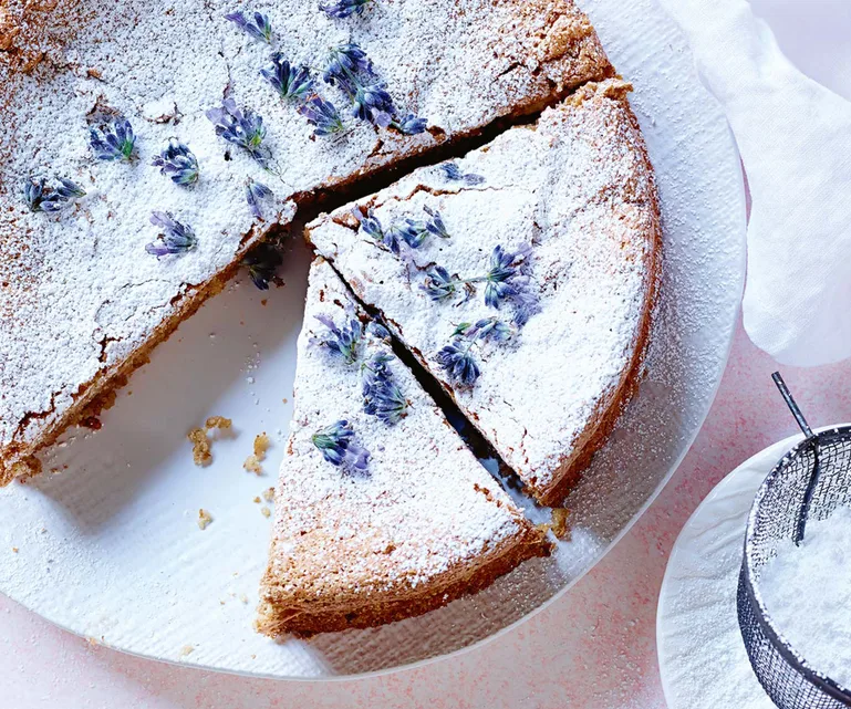 Flourless almond & lavender cake