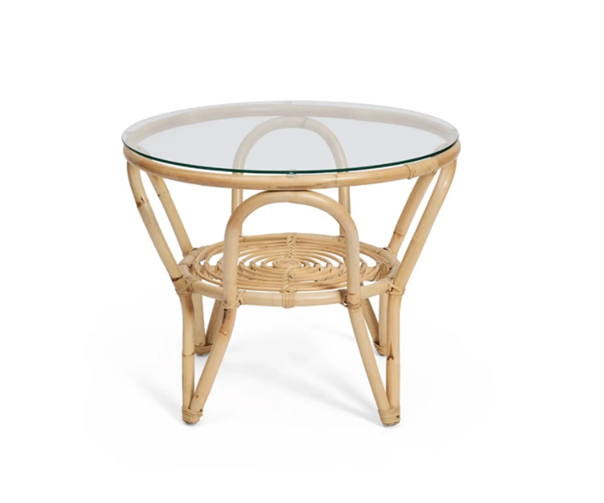 Outdoor cane furniture: lounges, chairs, tables and more