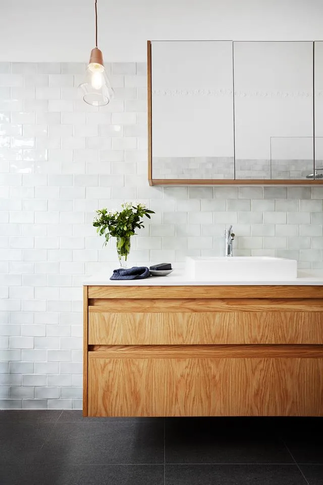 16 warm and soothing timber bathrooms