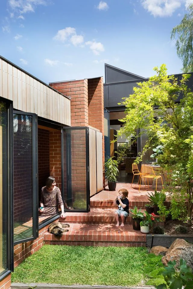 10 Clever & Compact Inner-City Garden Ideas To Inspire | Homes To Love