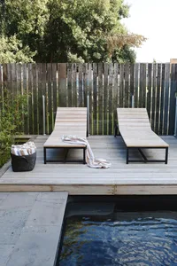 Swimming pool decks: 11 design ideas