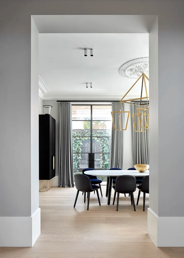Ceiling roses: 11 homes with beautiful designs