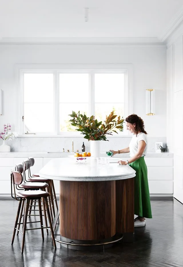 11 kitchen island benches wrapped in timber