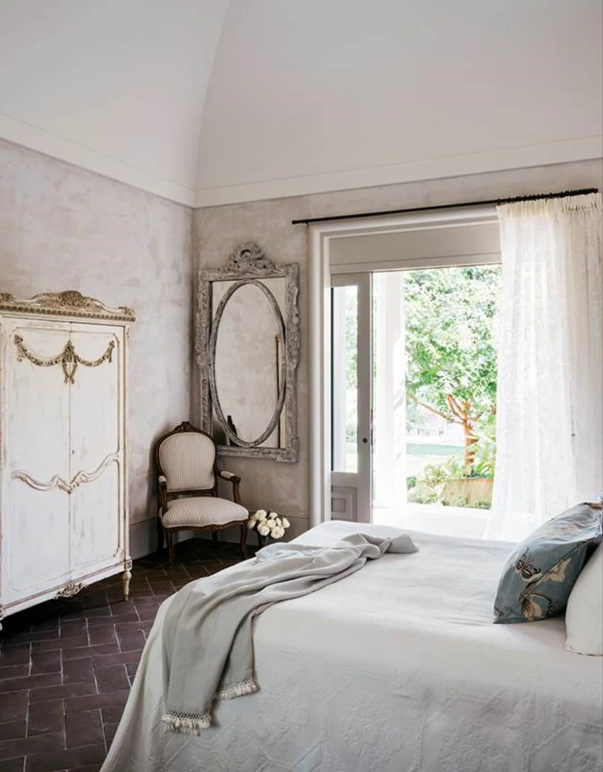 French Provincial Style: 10 Key Elements To Emulate