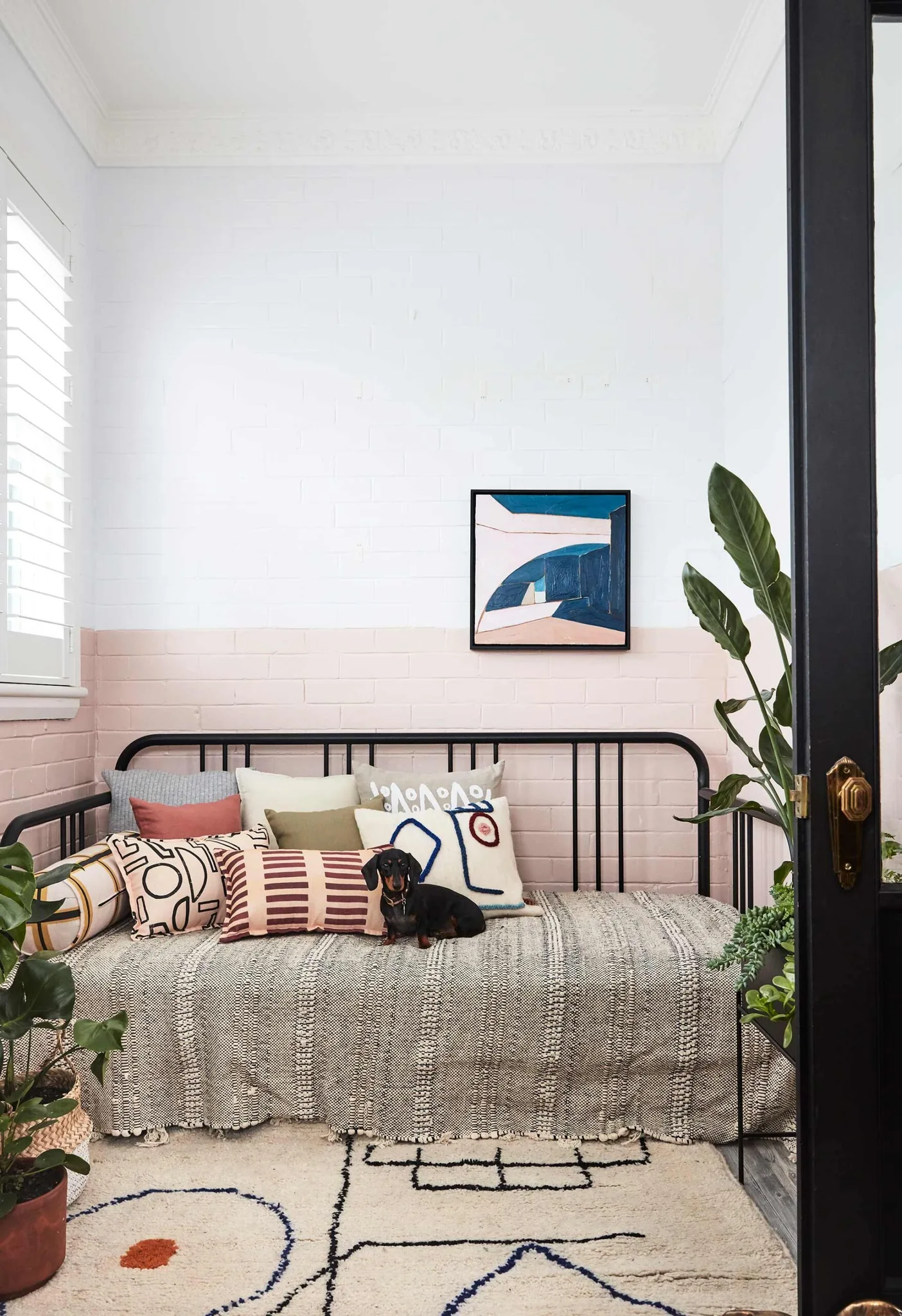 11 tips on how to paint walls like a professional