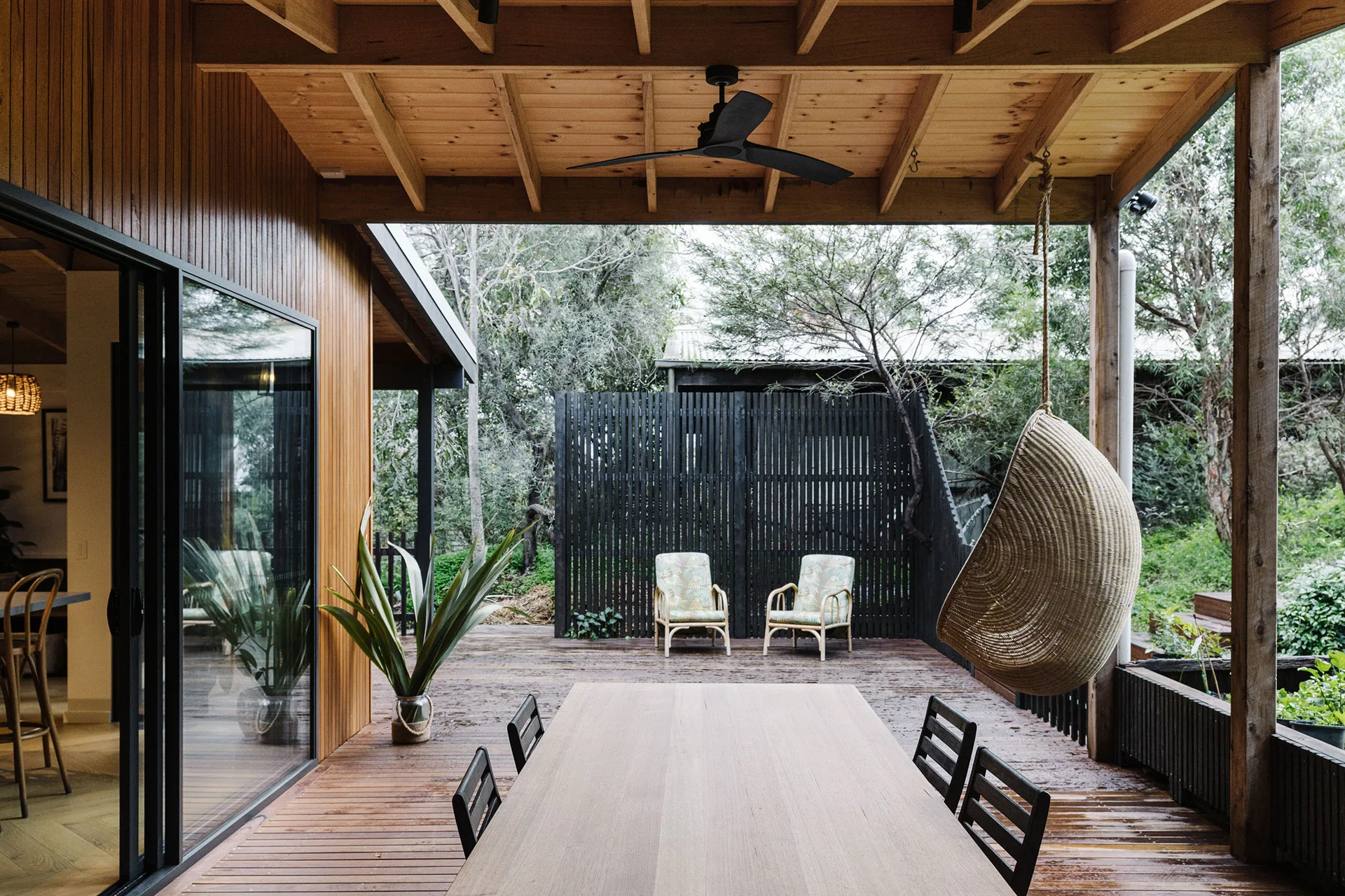 A modern, open-plan bush home in Victoria
