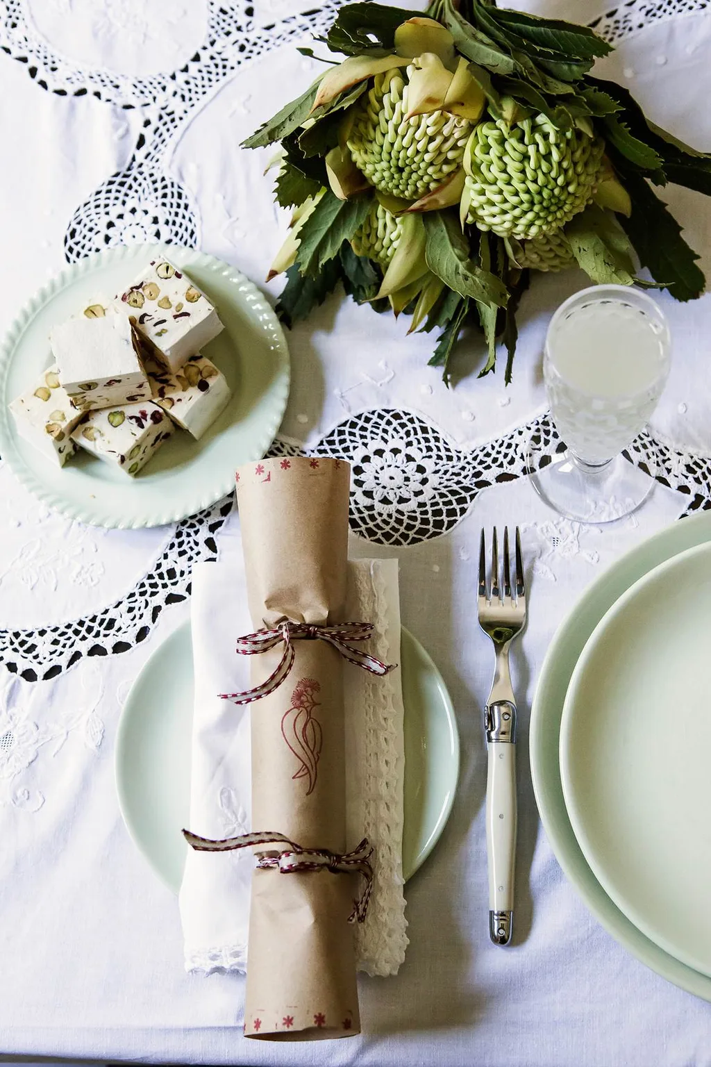 DIY Christmas Bon Bons: How to make Christmas bon bons