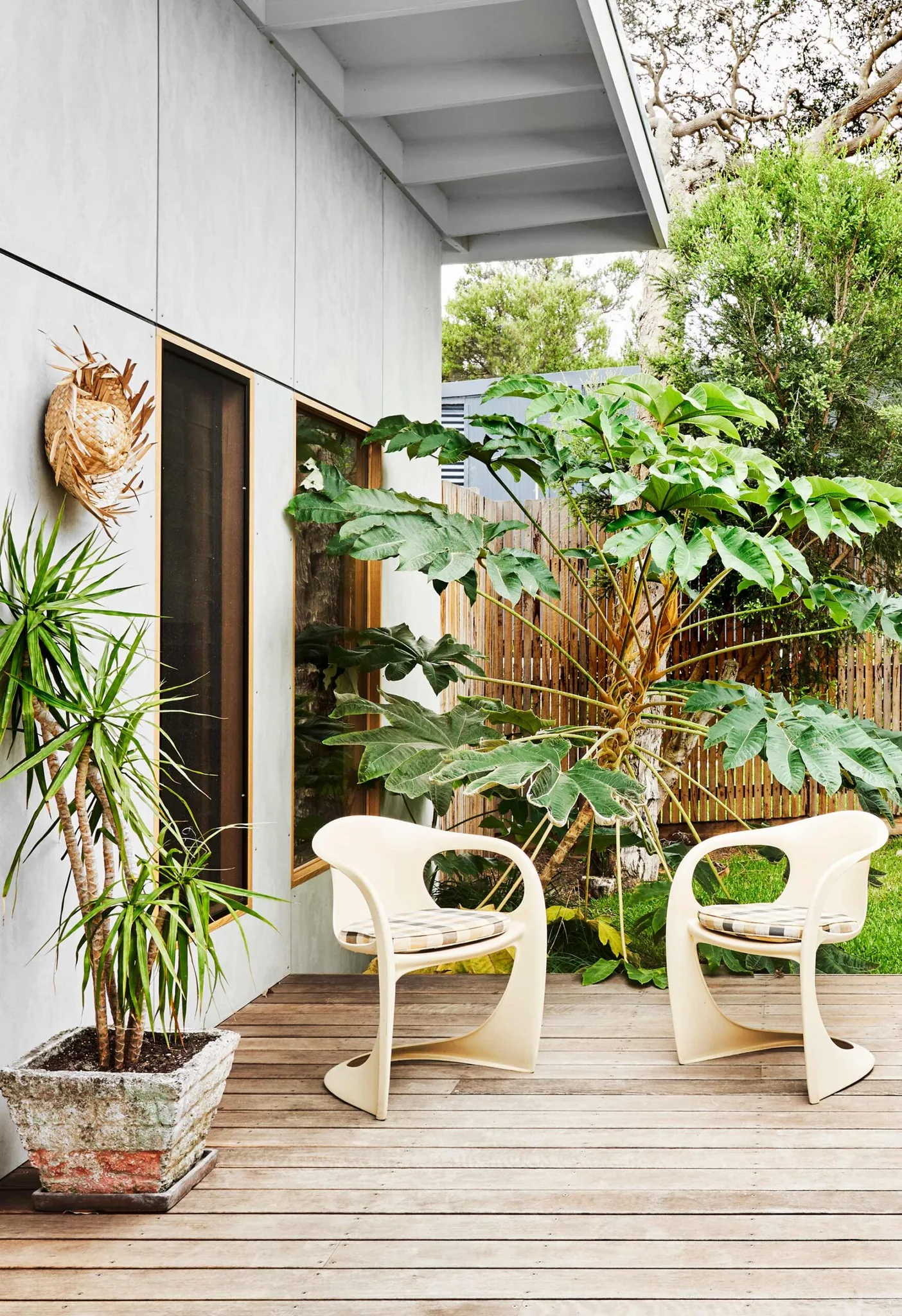 A dreamy 1950s fibro beach shack in the Mornington Peninsula
