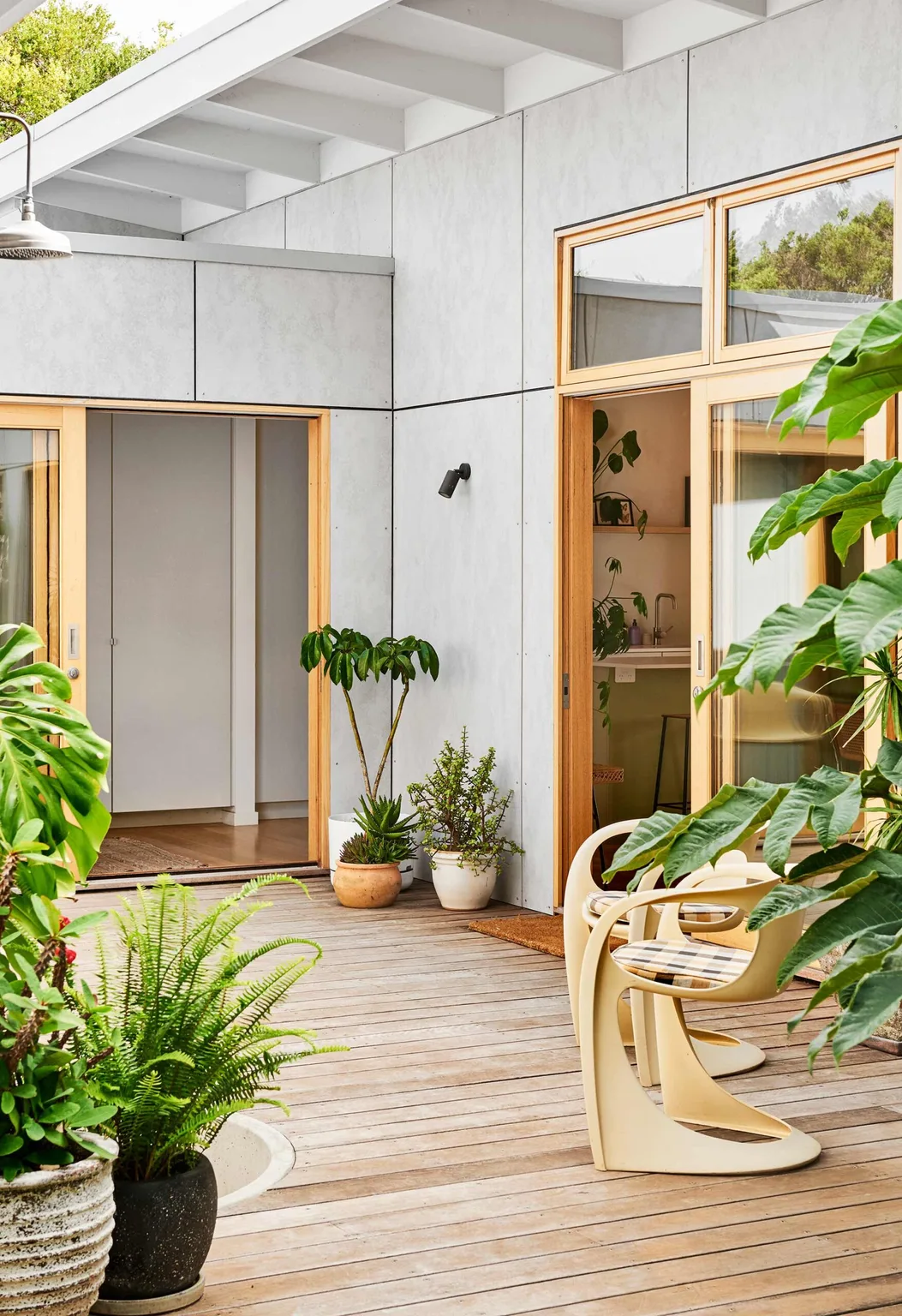 A dreamy 1950s fibro beach shack in the Mornington Peninsula
