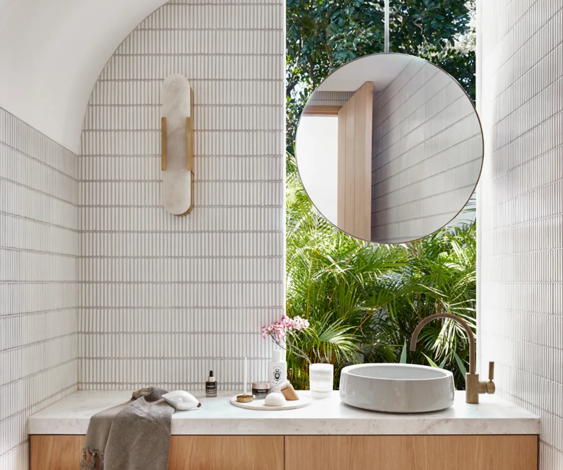 20 round mirrors for a curvaceous home