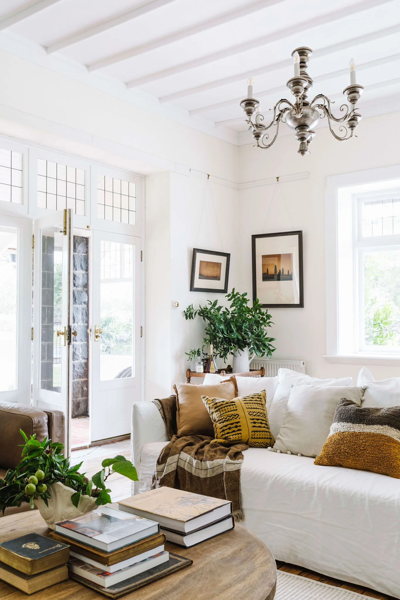 28 Country Style Living Rooms To Inspire | Country Style