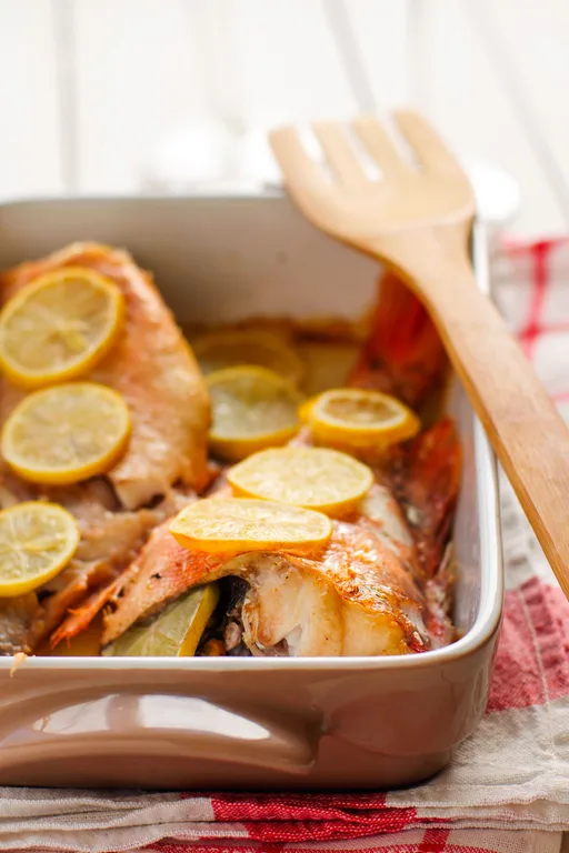 Whole red emperor recipe: How to bake with lemon