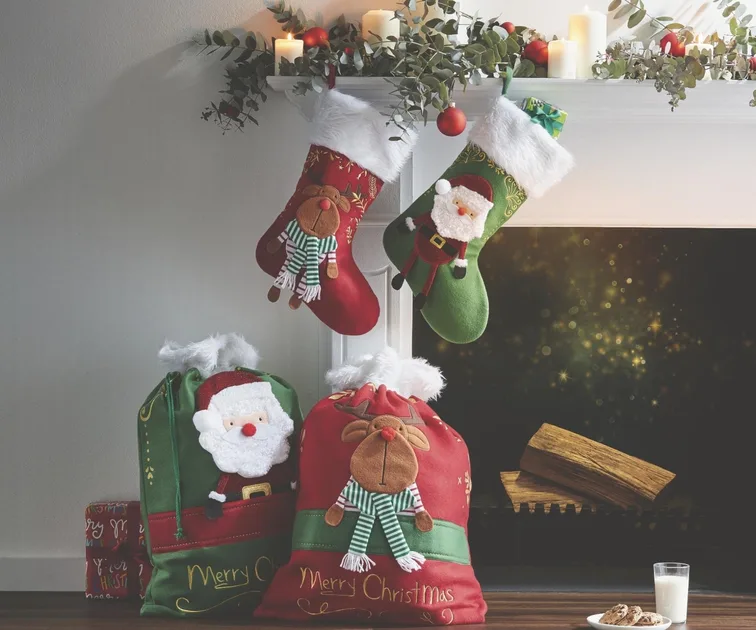 Aldi Christmas Decorations Flying Off the Store Shelves | Homes To Love