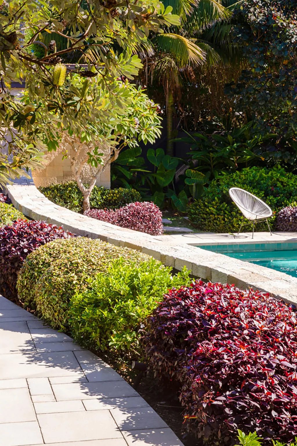 15 Coastal Gardens That Are Robust And Beautiful | Homes To Love