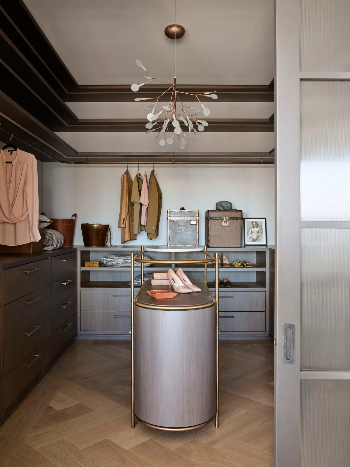 Walk-In Wardrobes: 21 Luxurious Designs To Inspire