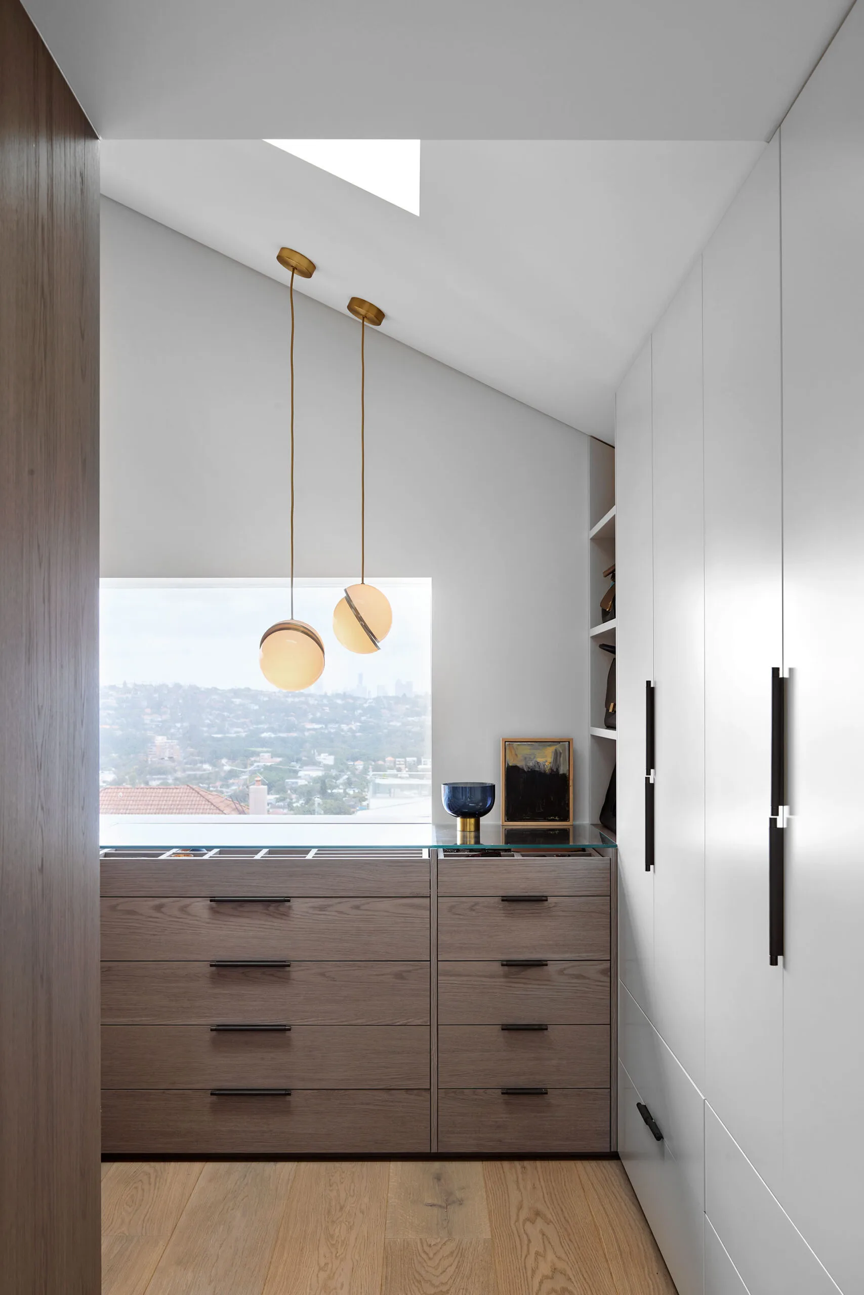 Walk-In Wardrobes: 21 Luxurious Designs To Inspire