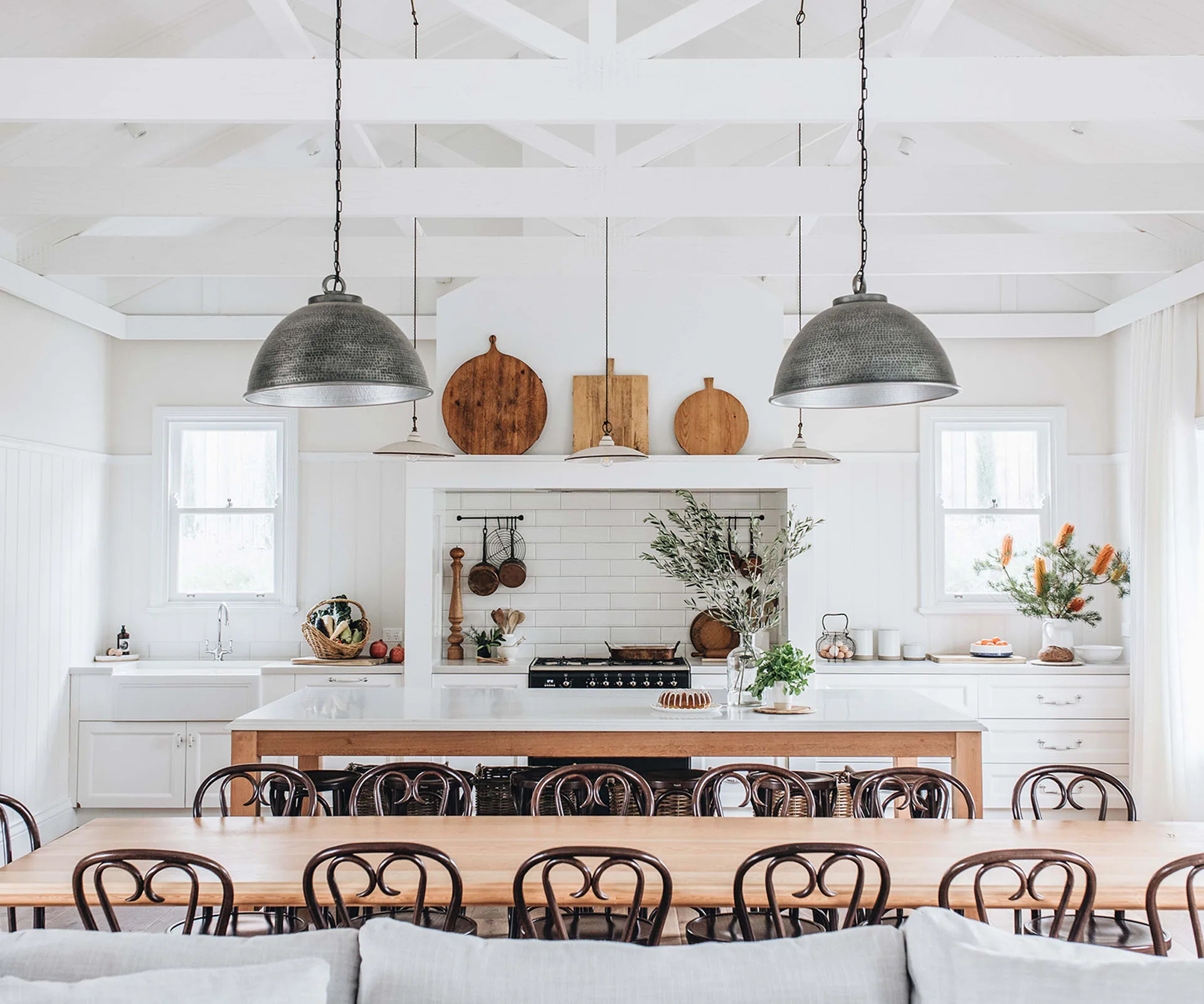 10 farmhouse kitchens with design ideas to steal