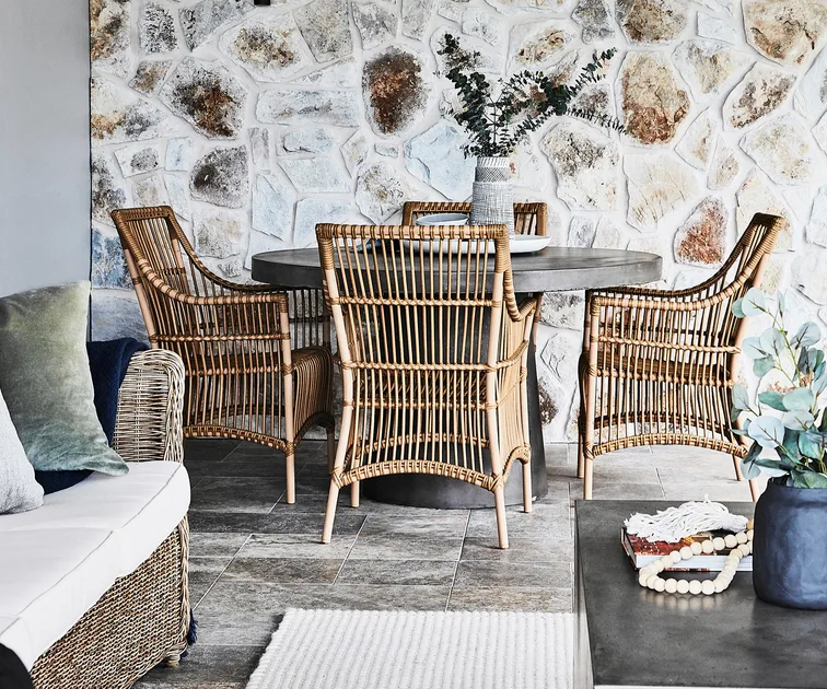 Outdoor cane furniture: lounges, chairs, tables and more