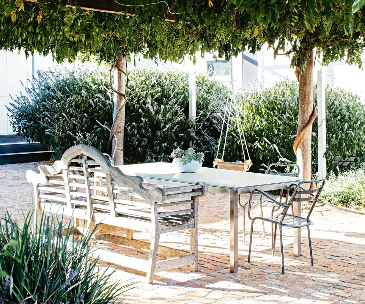 Courtyard Ideas: 13 Designs To Enjoy Life Alfresco | Homes To Love