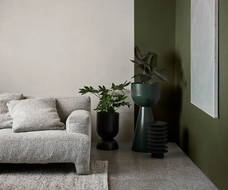 How to Paint a Feature Wall for a Bold Design Statement