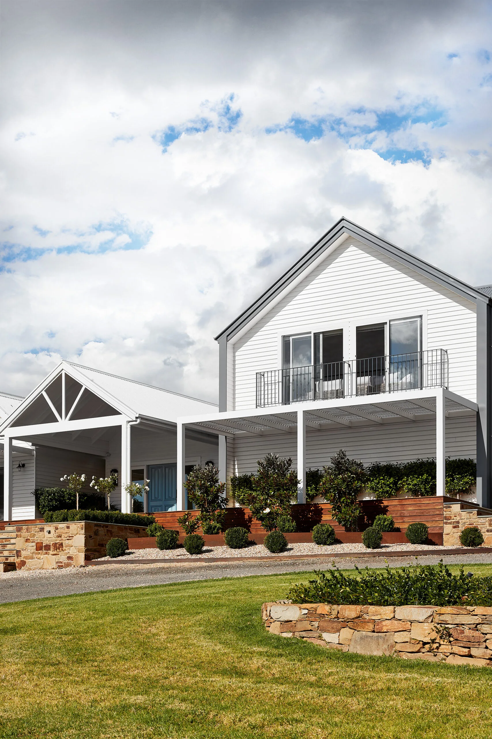 Garden Edging Ideas: 9 Stylish Options To Consider | Homes To Love