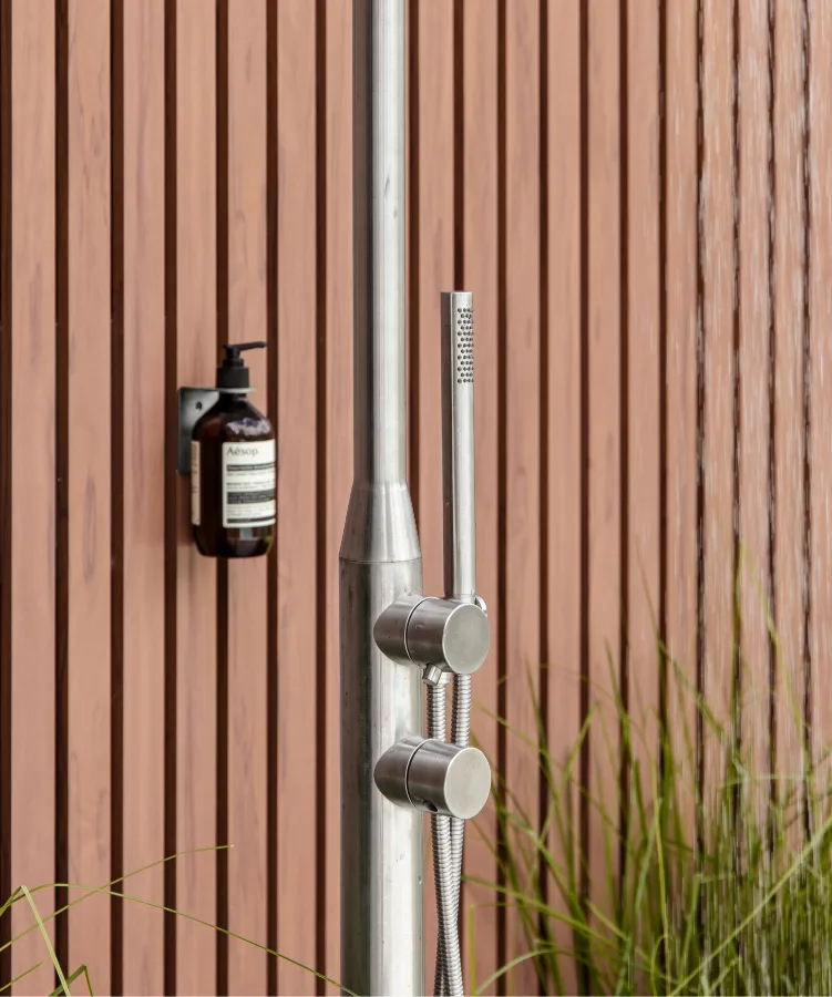 How to design your most beautiful outdoor shower