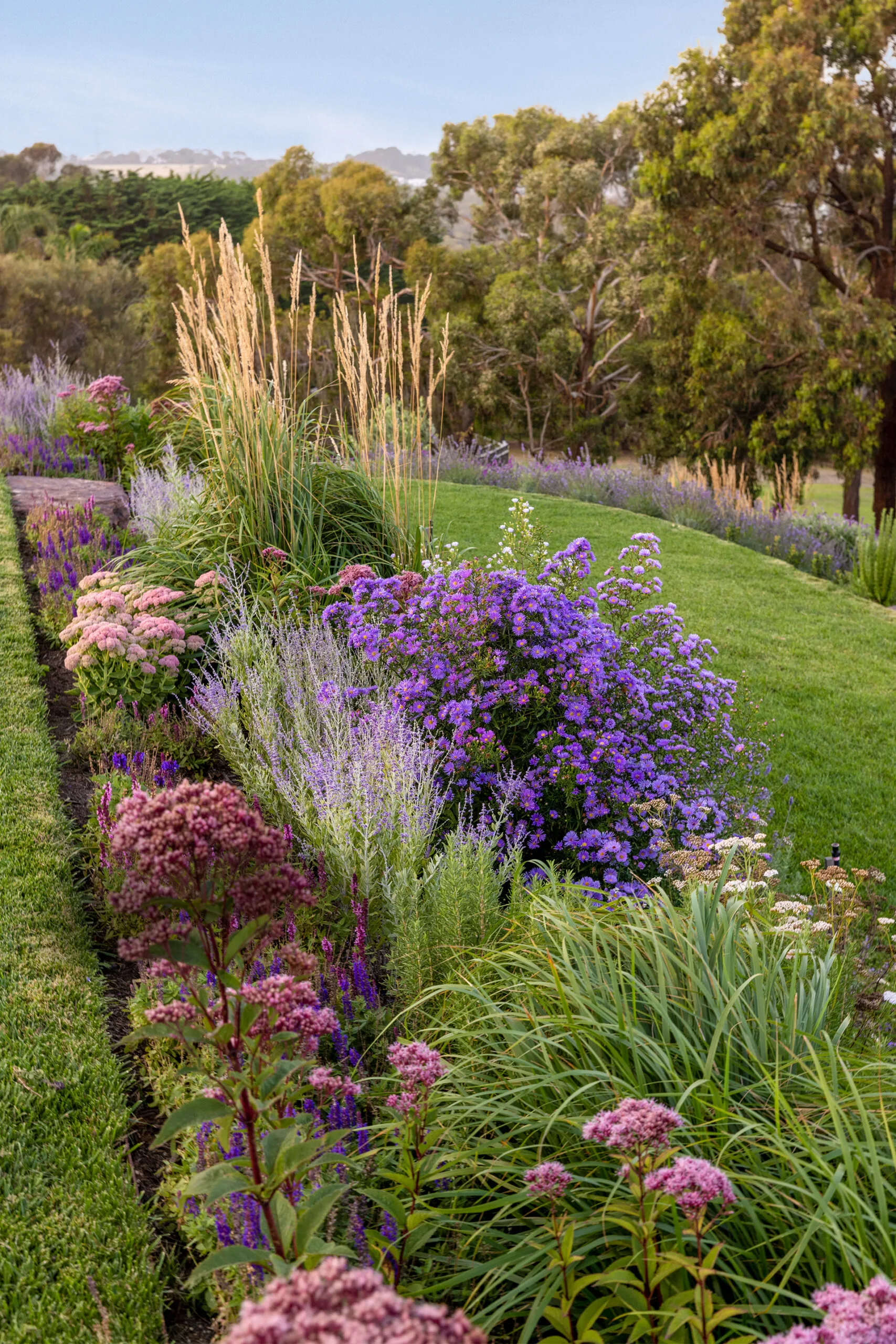A Perennial Garden Drawing Inspiration From Around the World | Homes To ...