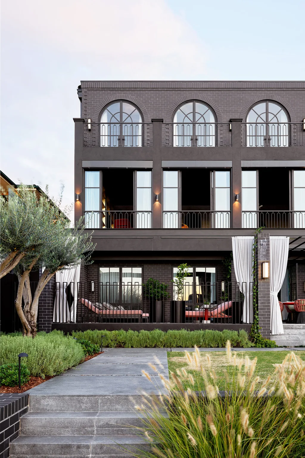 This Brisbane Waterfront Mansion Oozes Pure Luxury Living | Homes To Love