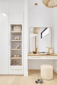 Walk-In Wardrobes: 21 Luxurious Designs To Inspire