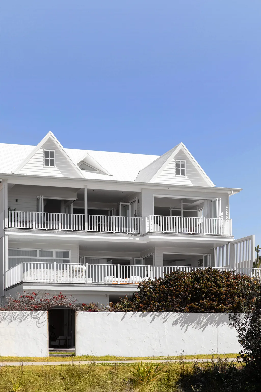 19 Modern Hamptons Style House Ideas To Inspire | Homes To Love