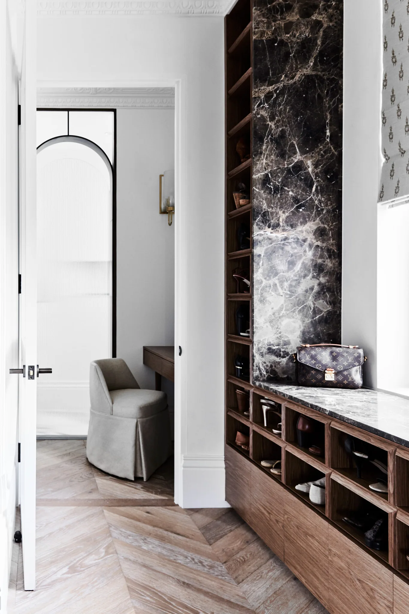 Walk-In Wardrobes: 21 Luxurious Designs To Inspire