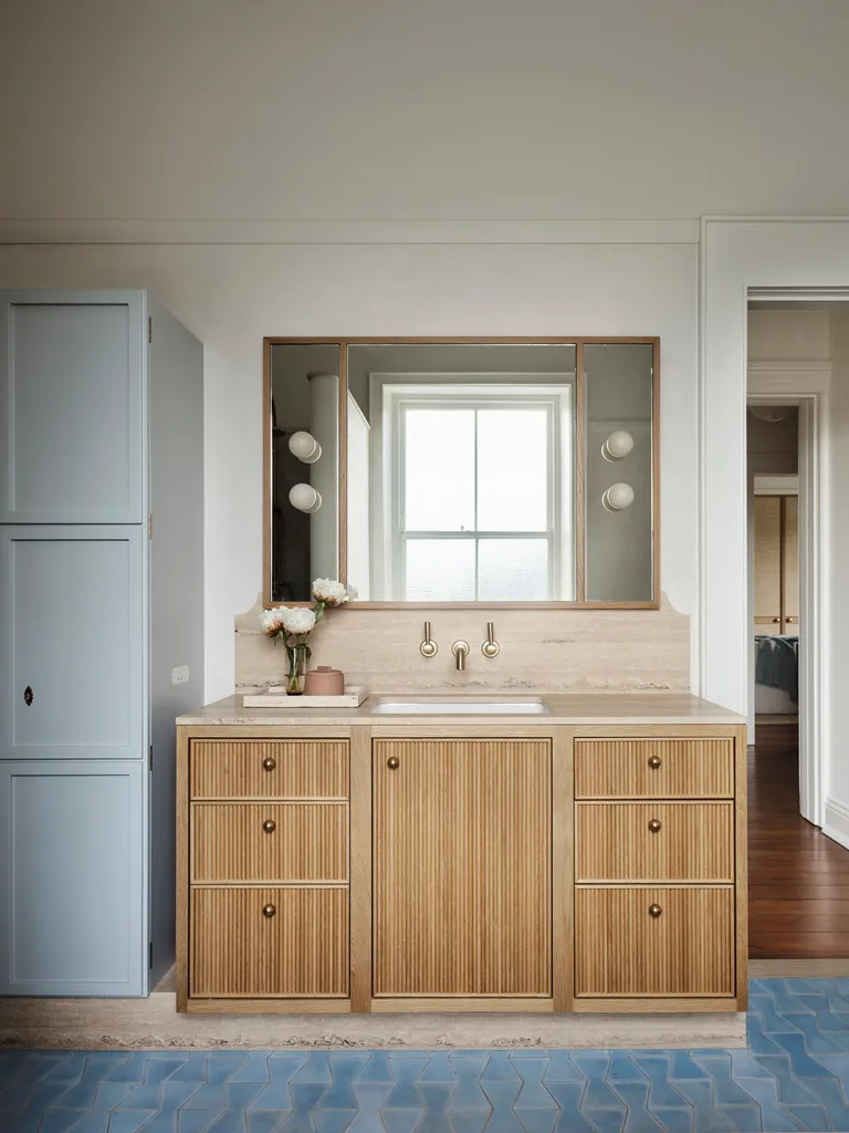 This Grand Sandstone Home Tip-Toes Between Old and New