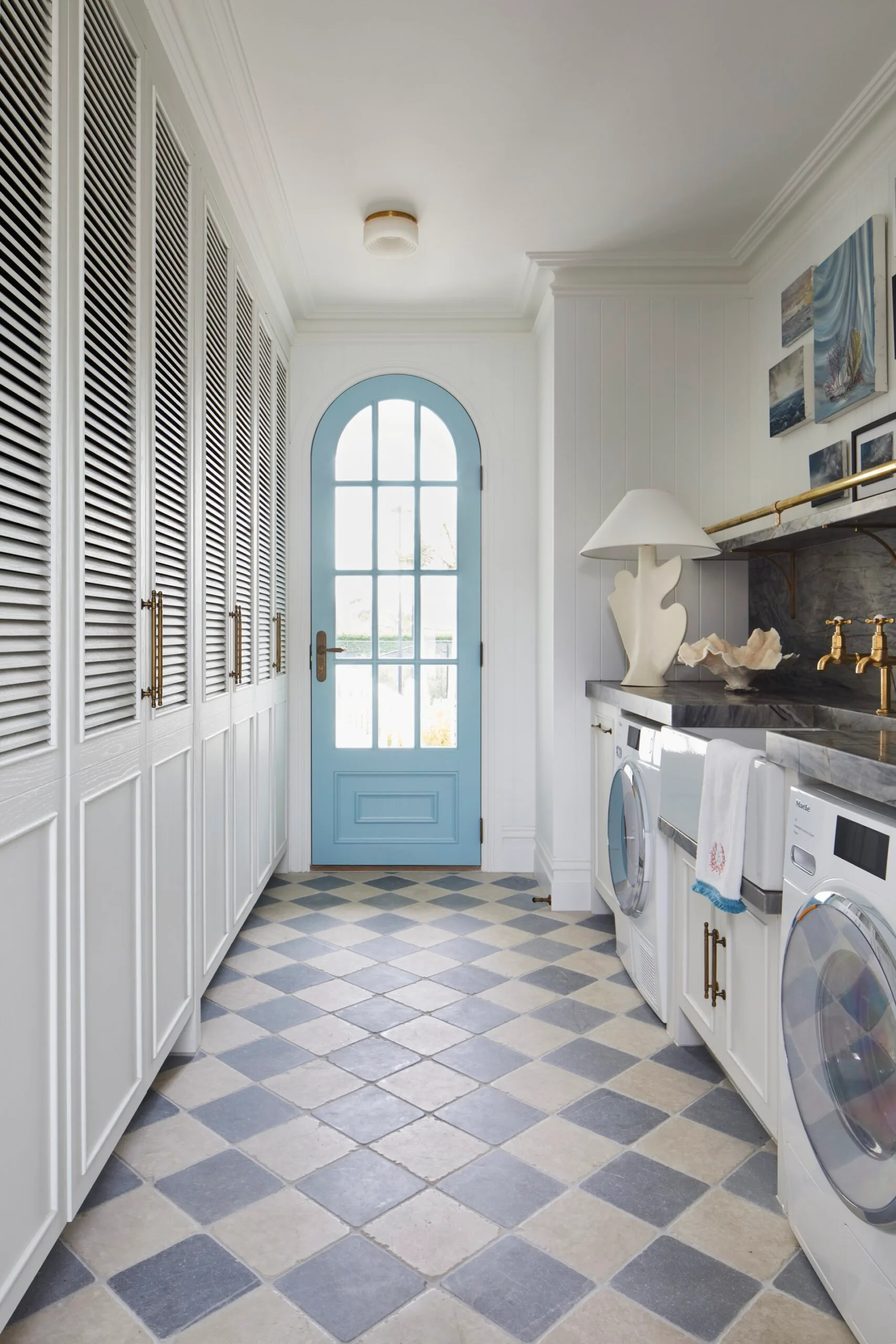 How Modern Checkerboard Floor Designs Reignite Retro Charm