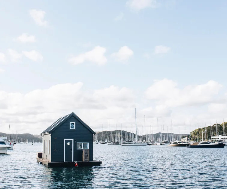 Inside The Salty Dog, Houseboat Accommodation In NSW