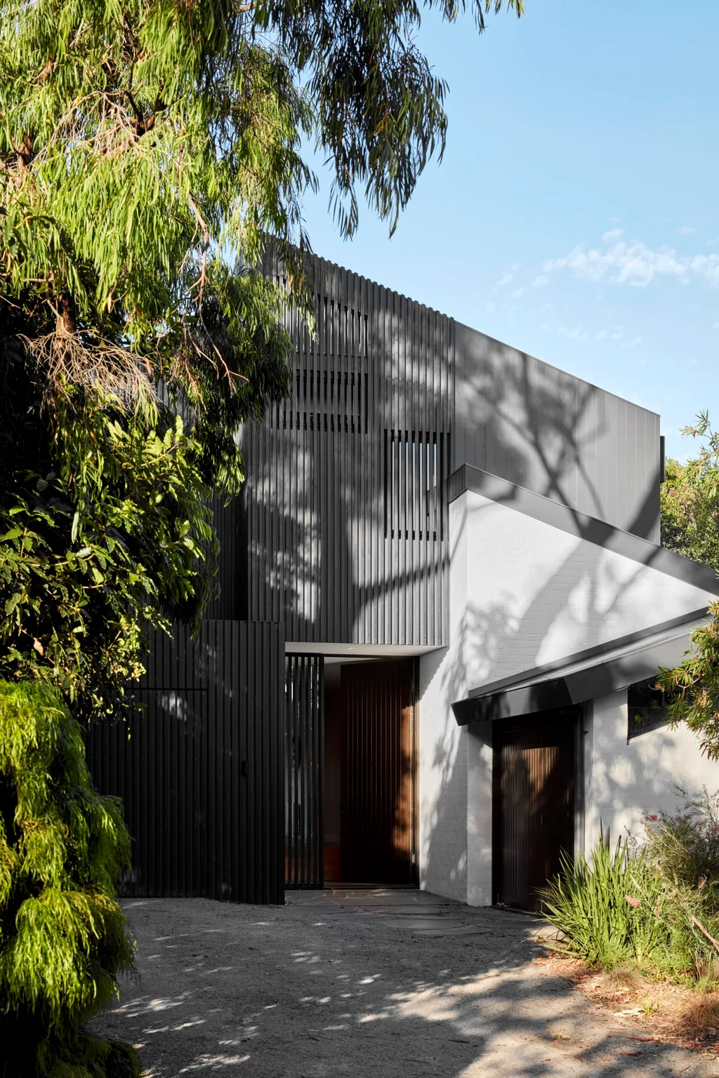 19 Dark Home Exteriors That Dare To Be Different