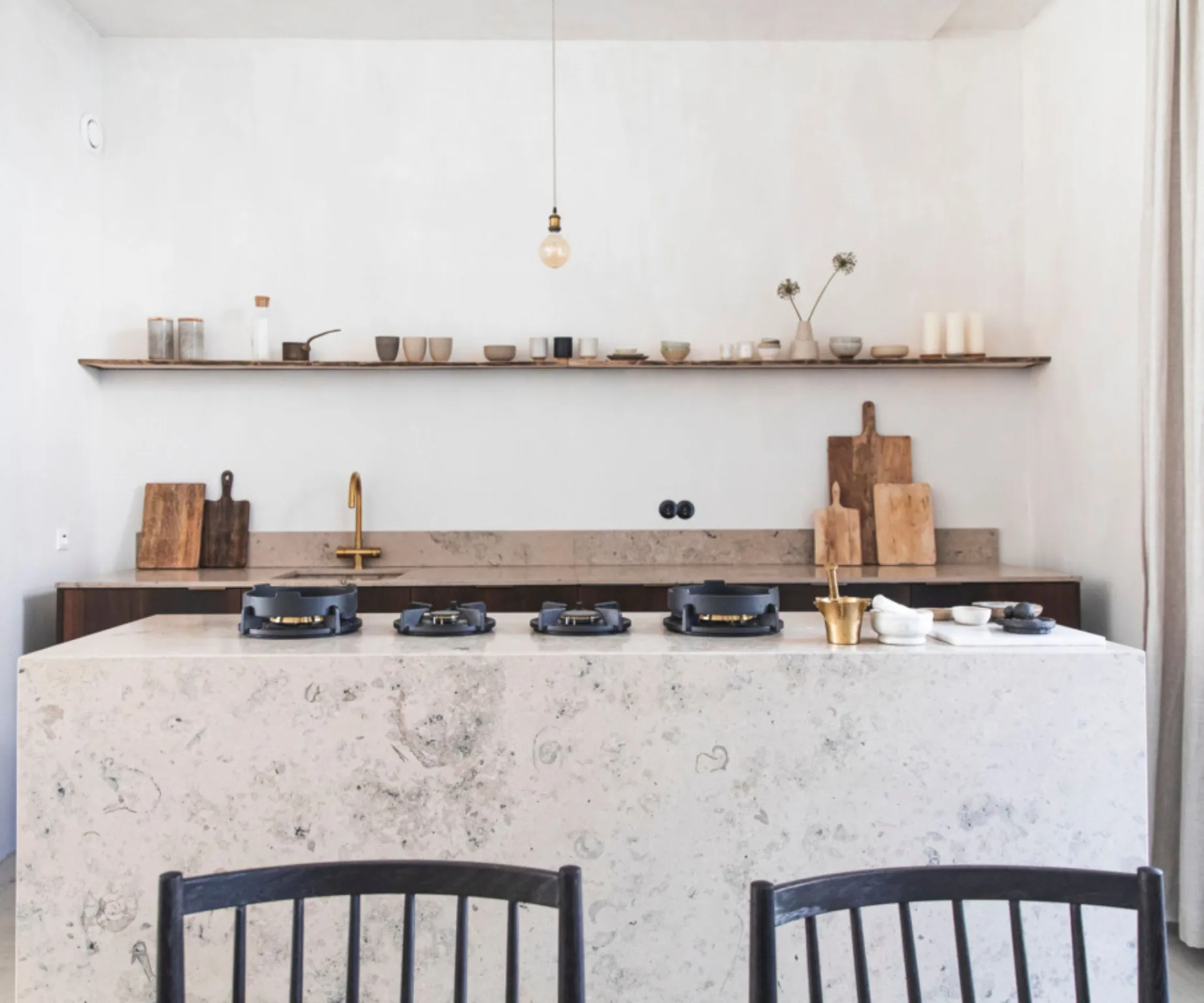 Integrated gas cooktop creates dream kitchen